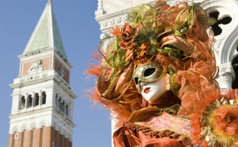 Masks at the ready. It’s Italian carnival time! - Italy Property Guides